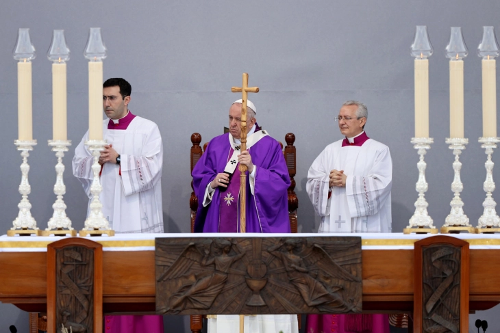 Папата Франциск повторно ја осуди војната во Украина Се молиме за мир