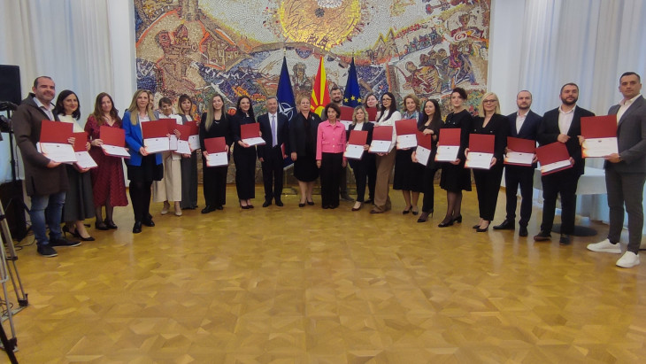 President awards "Boris Trajkovski" scholarships